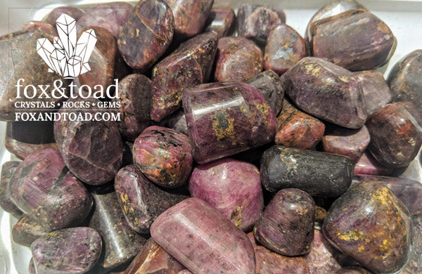 Corundum Tumbled Stones – fox&toad