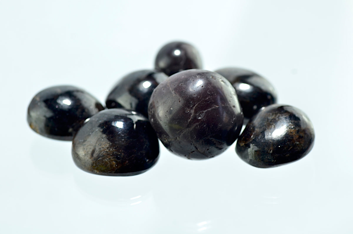 Garnet Tumbled Stones – fox&toad